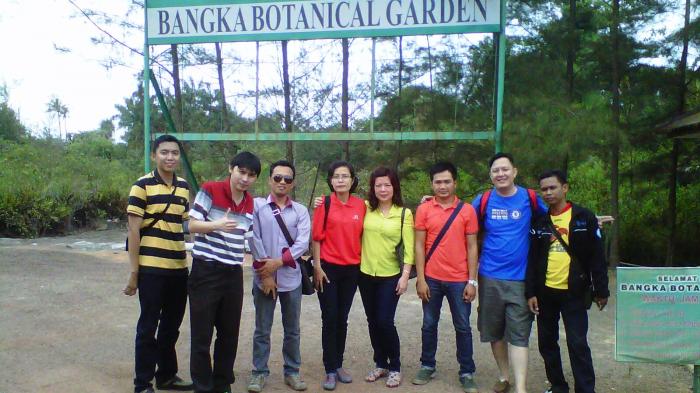 Memerah Susu dan Menikmatinya Langsung di Bangka Botanical Garden ...