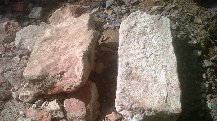 Batu Bata Zaman Keraton Kuto Batu Ditemukan Tukang Gali - Tribunsumsel.com