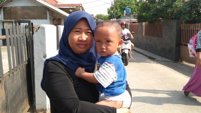 Ini Dia Gojek Wanita yang Bawa Anak - Tribunsumsel.com