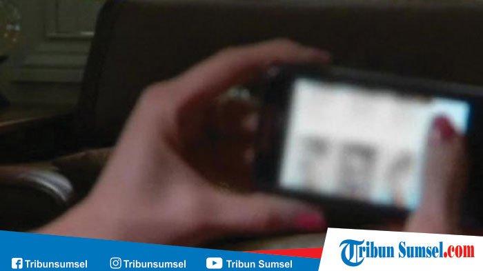 Diduga Mantan Pacar Sebar Foto Bugil Janda, Teman hingga Guru sang Anak Dapat Foto Syur Itu ...
