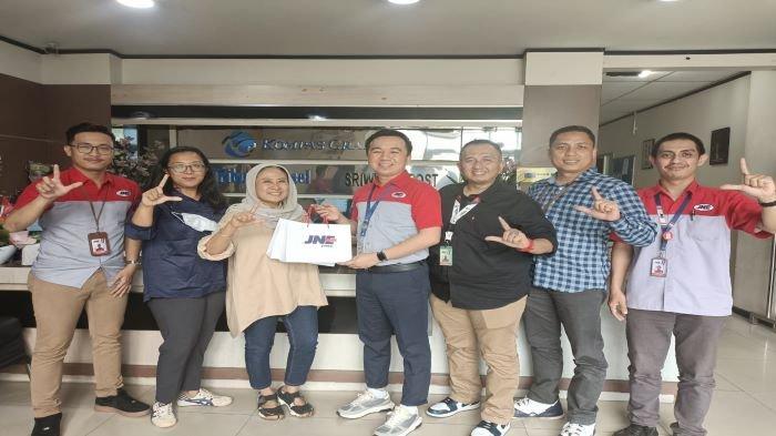 Kenalkan Aplikasi Roket, JNE Jemput Barang Kiriman ke Rumah ...