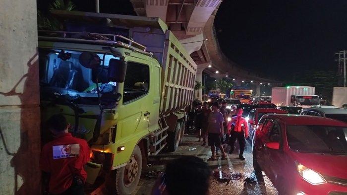 BREAKING NEWS- Kecelakaan di Simpang Bandara Palembang, Dilaporkan Ada Korban Tewas ...