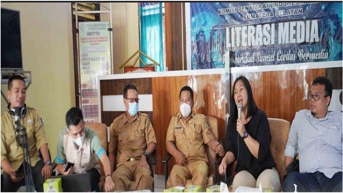 Ajak Masyarakat Cerdas Serap Informasi, KPID Sumsel Gelar Literasi ... Ajak Masyarakat Cerdas Serap Informasi, KPID Sumsel Gelar Literasi ...