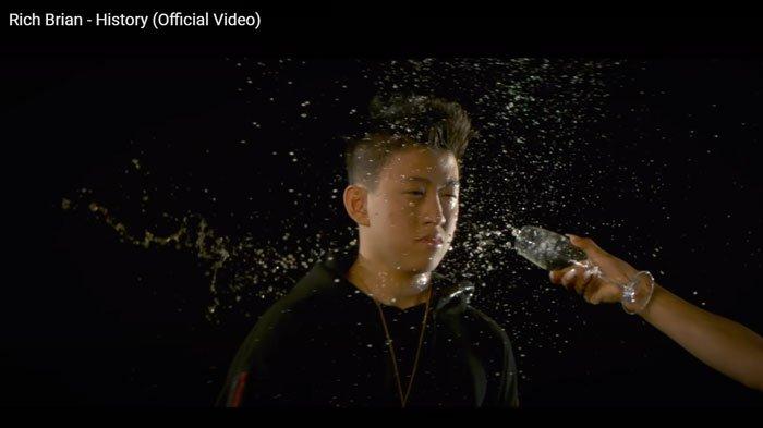Kunci Gitar (Chord) Lagu History - Rich Brian, 88rising, Lengkap dengan ...