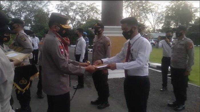 Kunjungan Kerja ke Mapolres OKU, Kapolda Sumsel Beri Penghargaan Anggota Berprestasi ...