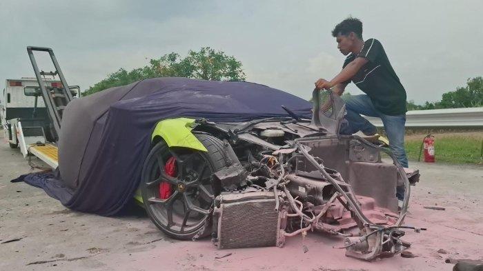 Setelah Tabrak Suzuki Ignis di Tol Jombang-Mojokerto, Ini Penampakan Lamborghini yang Ringsek ...
