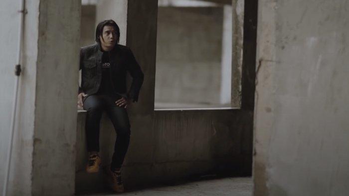 Lirik Lagu dan Kunci (Chord) Gitar Paling Mudah ST 12- PUSPA, Cocok ...