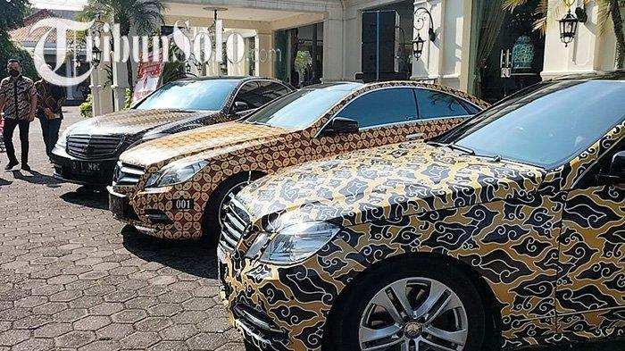 Hari Batik Nasional, 3 Mobil Mewah di Solo Ditempeli Stiker Batik ...