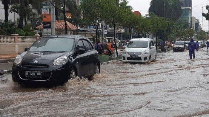 Tips & Panduan Mobil Terobos Banjir, Ini Batas Aman Ketinggian Air, Jangan Memaksa ...