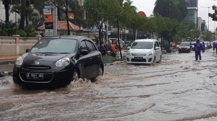 Dampak Mobil Terabas Genangan Air Bisa Rugikan Orang Lain - Tribunsumsel.com