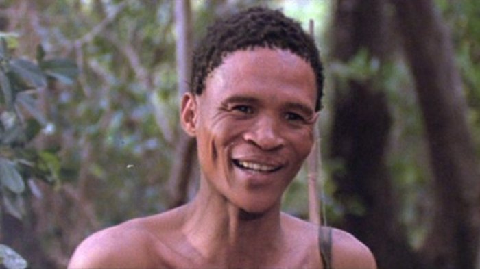 Tragis, Ini Akhir Hidup dari Nixau Pemain Film The God Must Be Crazy ...