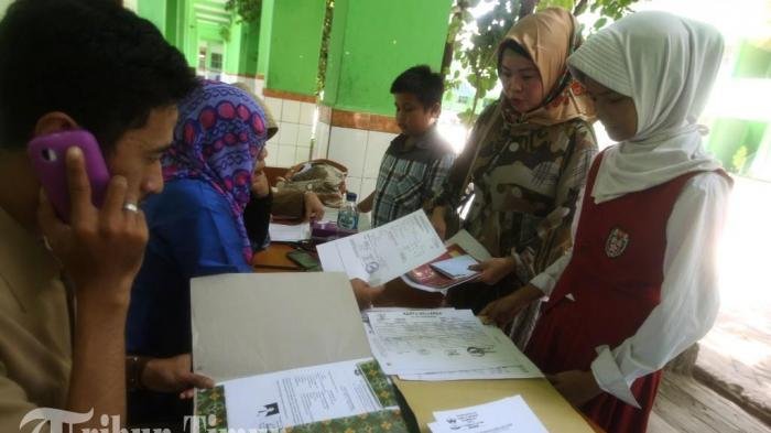 PPDB SMP Sistem Zonasi, Wajib Bawa Cetak Google Maps, Orangtua Banyak ...