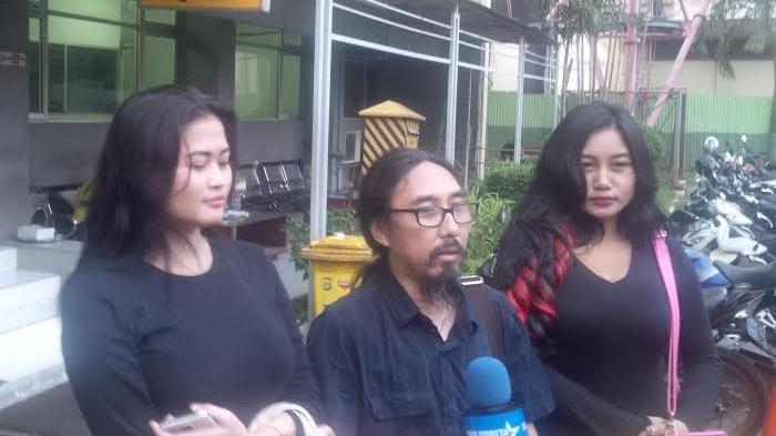 Terkait Foto Topless, Pamela Duo Serigala: Itu Foto-foto Lama Aku - Tribunsumsel.com