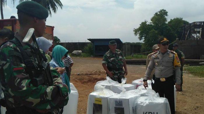 Formulir C1 Diganti Kertas Karton di Gandus Palembang, Petugas KPPS ...