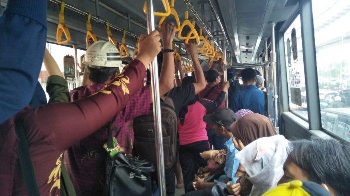 BERITA PALEMBANG: Penumpang Kesal Transmusi Tak sampai Tujuan, Putar ...