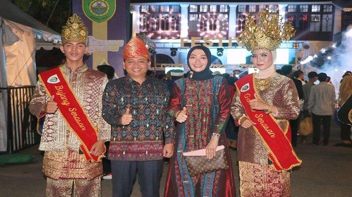 Kurniawan Bangga Tampilkan Batik Kujur Ada di Festival Sriwijaya ...