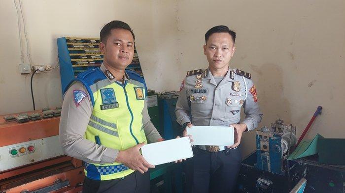 Sudah Berlaku di OKUT, Ini Penjelasan Bedanya Plat Nopol Putih dan ...