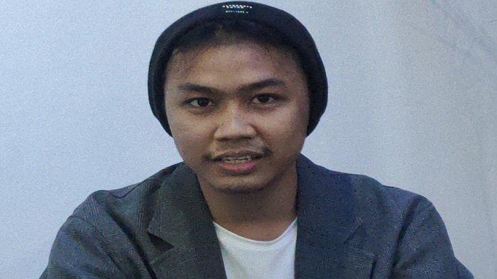 Mengenal Putroh Ramadhan, Desainer Muda Berprestasi dengan Wastra Asli ...