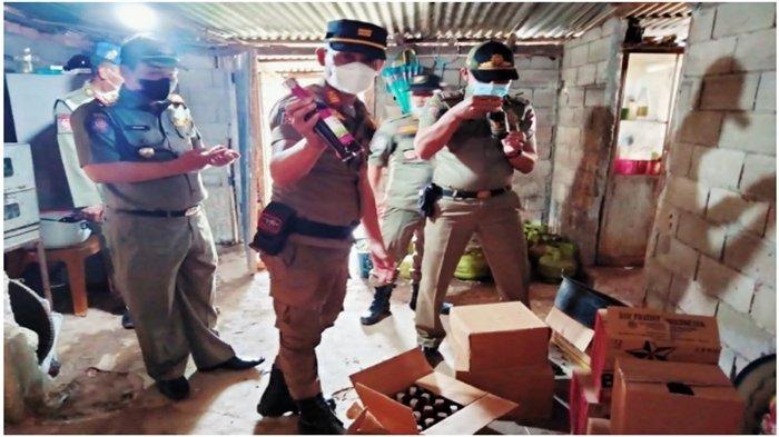 Ratusan Botol Miras Disita dari Warung Kelontong, Razia Cipta Kondisi Nataru SatPol PP Banyuasin ...