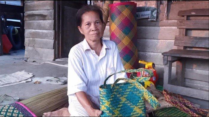 Sudah Ada Sejak Zaman Kolonial Belanda, Anyaman Purun Khas Pedamaran ...