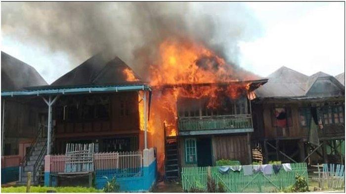 Kebakaran di Lintang Kanan Empatlawang, 3 Rumah Hangus dan 9 Rusak, Kerugian Ditaksir Rp 950 ...