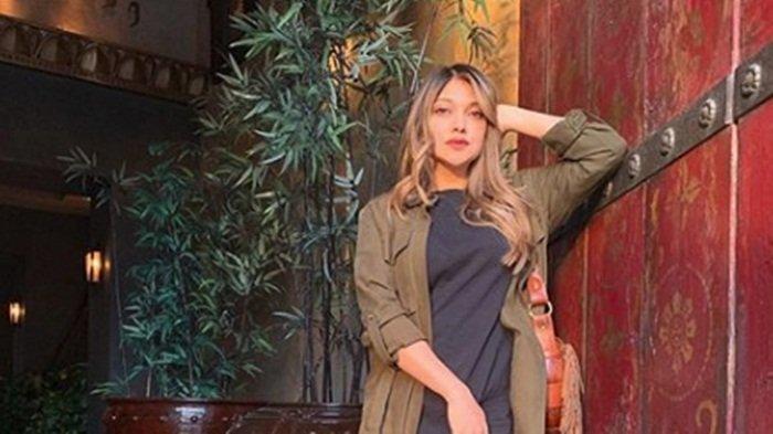 Masih Ingat Sarah Azhari? Hijrah ke Amerika Penampilan Sang Artis Curi ...