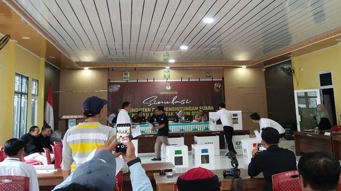 Beri Pemahaman Penggunaan si- rekap, KPU OKUS Gelar Simulasi Pemungutan ...
