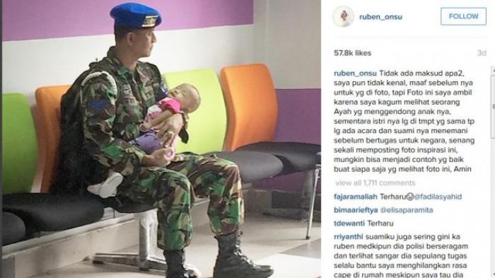 Pria Berseragam TNI Ini Tuai Pujian Netizen, Apa yang Dilakukannya Sangat Mengharukan ...