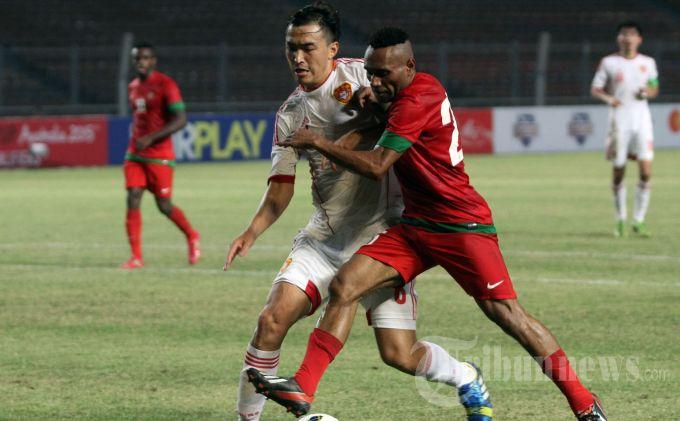 Dua Eks Pemain Timnas Indonesia, Titus Bonay dan Oktovianus Maniani ...