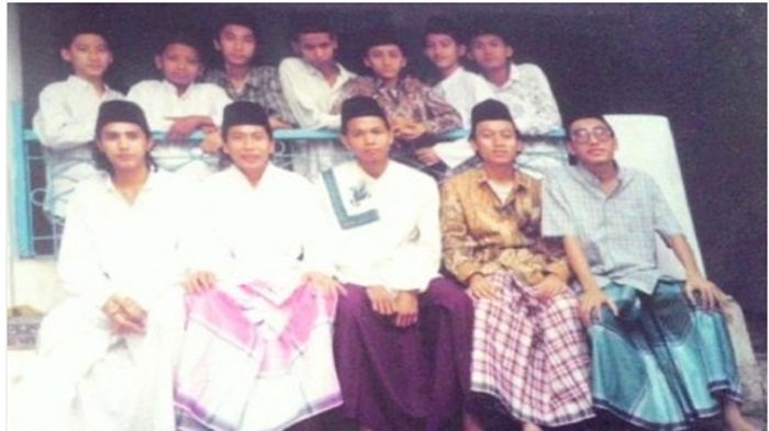 Siapa Sangka di Foto Jadul ini, Ada Sosok yang Kini Jadi Ustad Top dan ...