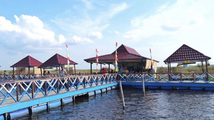 Wisata Danau Teloko Ramai, Sedot Ribuan Pengunjung Jadi Sumber ...