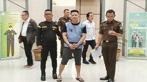 Dilimpahkan ke Kejari, Tersangka Tambang Ilegal di Muara Enim Jalani ...