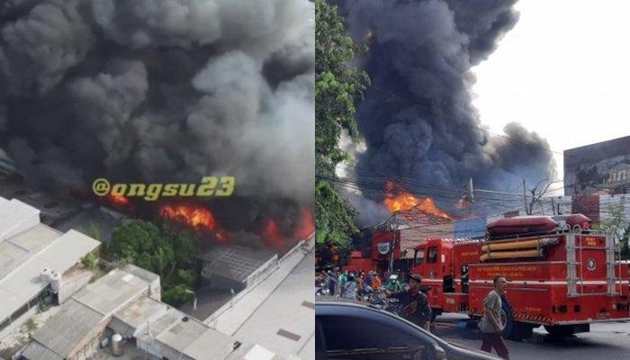 Pabrik dan Gudang di Penjaringan Jakarta Utara Kebakaran, Warga Lihat ...