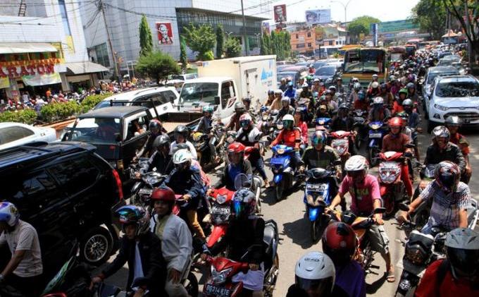 Foto: Macet di Bundaran Air Mancur Palembang - Tribunsumsel.com