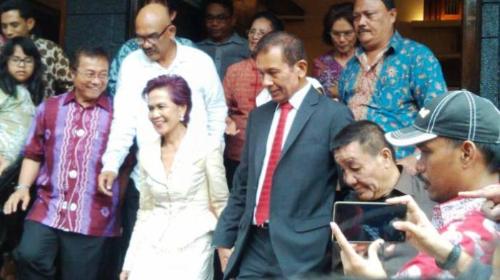 Bebas Dari Bui, Kata Miranda Goeltom : Saya Telah Lulus! - Surya.co.id