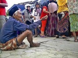 Tim Cobra Pun Ikut "Berdandan" Menjadi Pengemis - Surya.co.id