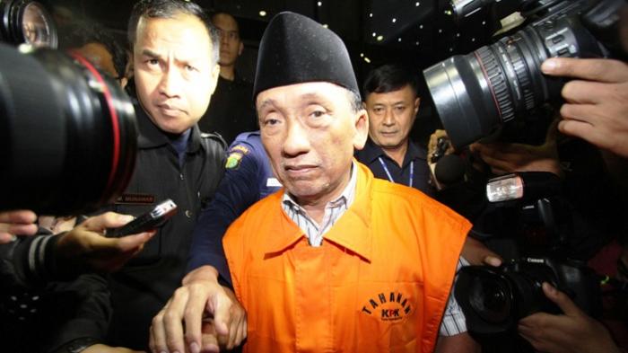 Keluarga Fuad Amin di Bangkalan Menutup Diri - Surya.co.id