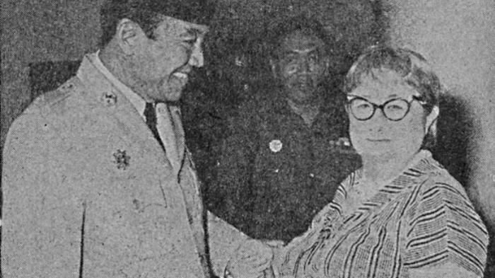 Wartawan Asing Kaget Perempuan Amerika Bela Republik Indonesia - Surya ...