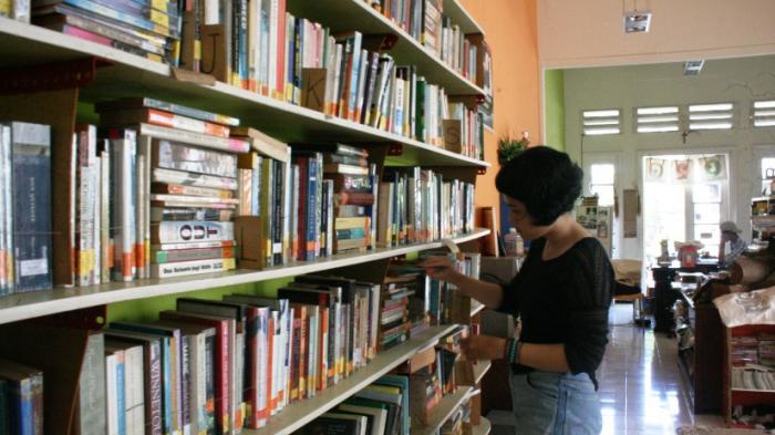 Ini Dia Perpustakaan Buku Langka Tertua di Surabaya - Surya.co.id