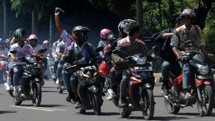 Siapkan 10 Truk Untuk Angkut Motor Konvoi Pelajar - Surya.co.id