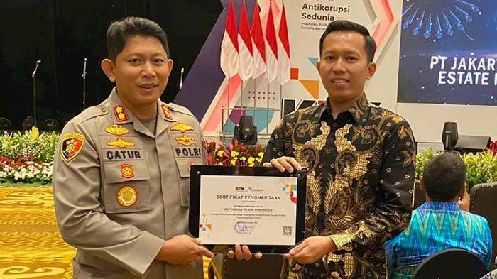 Selamatkan Uang Negara Rp 1 Miliar Lebih, Polres Ponorogo Terima Ganjaran Ini dari KPK - Surya.co.id
