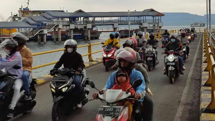 Prediksi Puncak Arus Balik Awal 2023 Meleset, Sejak Pagi Penyeberangan Bali-Banyuwangi Masih ...