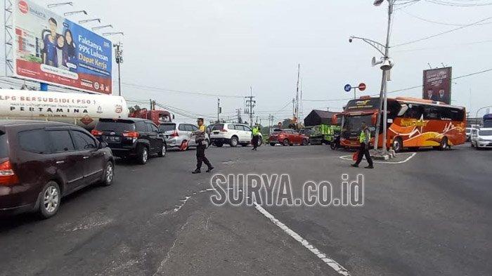 Antisipasi Kepadatan Kendaraan saat Libur Akhir Tahun, Polres Kediri Siagakan 6 Titik Pos ...