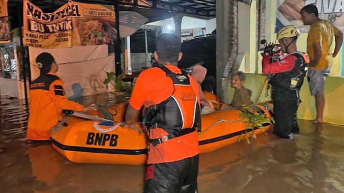 BPBD Ponorogo Catat 12 Titik Lokasi Terendam Banjir, Ada 18 Warga yang Mengungsi - Surya.co.id