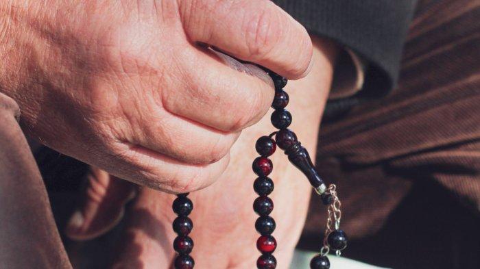 Bacaan Tasbih Arab, Latin, Arti Lengkap Makna dan Keutamaannya - Surya ...