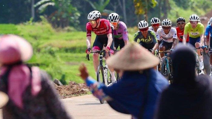 Tanjakan Terberat di Asia, Pembuktian Calon Juara di Etape Terakhir Tour de Banyuwangi Ijen 2024 ...