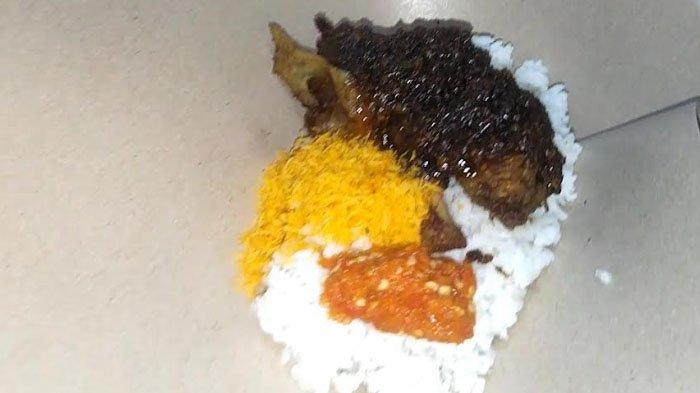 Bebek Bumbu Hitam Khas Bangkalan, Nikmatnya Hingga Cuilan Daging ...