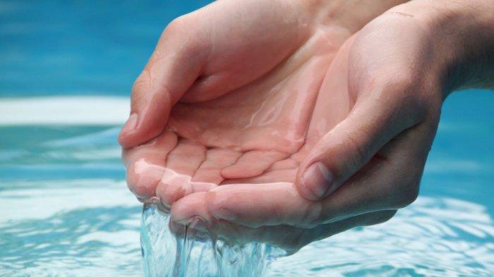 Niat Mandi Wajib Setelah Haid Lengkap Tata Caranya - Surya.co.id Niat Mandi Wajib Setelah Haid Lengkap Tata Caranya - Surya.co.id