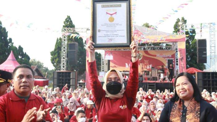 Seribu Sajian Sambel Wader Khas Mojokerto Sabet Rekor MURI - Surya.co.id