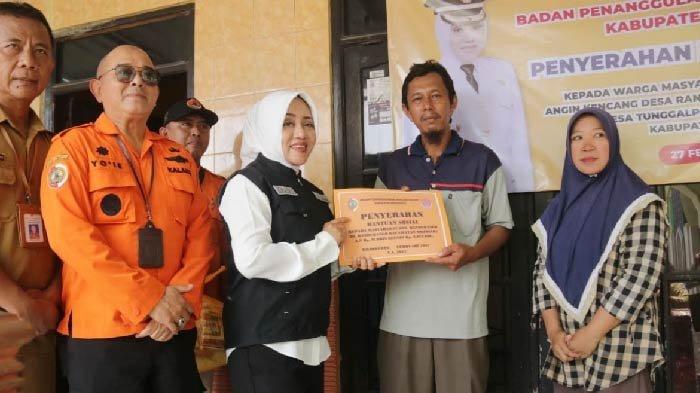 Pemkab Mojokerto Gelontor Bantuan Uang Tunai untuk Warga Terdampak Bencana Angin Kencang - Surya ...